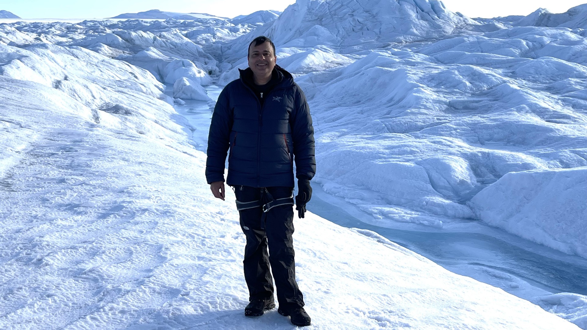 Meltwater's path from the top of Greenland's ice sheet to the ocean is ...